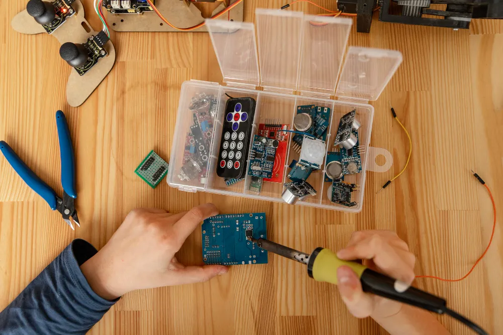 Tutorial Arduino untuk Mengontrol Motor Servo dengan Presisi - Advan.id ... Tutorial Arduino untuk Mengontrol Motor Servo dengan Presisi - Advan.id ...